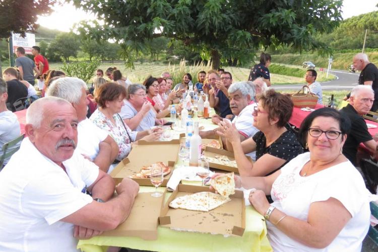 SOIRÉE GUINGUETTE TRÈS RÉUSSIE | La Gazette Locale SOIRÉE GUINGUETTE TRÈS RÉUSSIE | La Gazette Locale